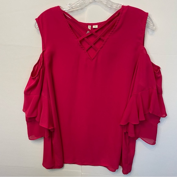 C Est. 1946 | Tops | C Est 946 Vneck Chic High Low Cold Shoulder Sleeve ...